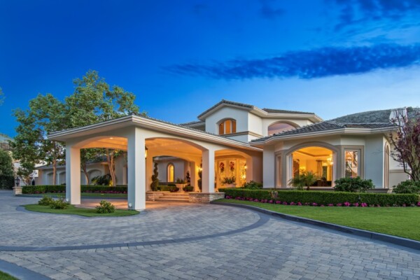 Davis bought the mansion one year before he was acquired by the Lakers ...