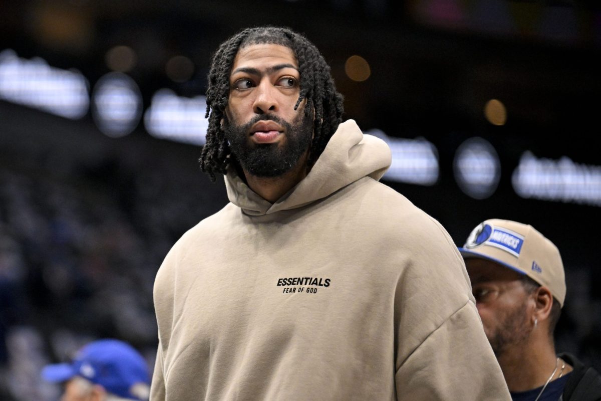 Austin Reaves shares Anthony Davis' immediate reaction to trade in ...